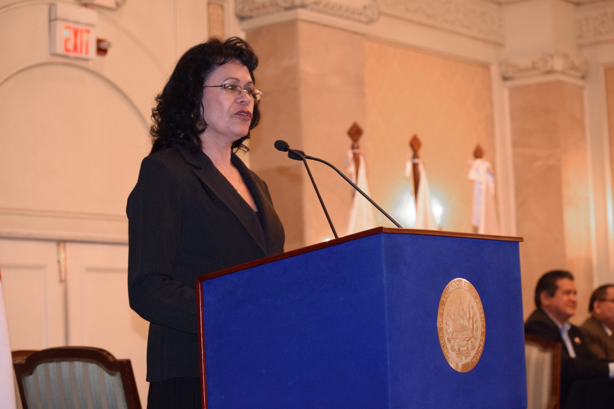 Strengthening local institutions in El Salvador: Dialogue and negotiation as a means towards ...